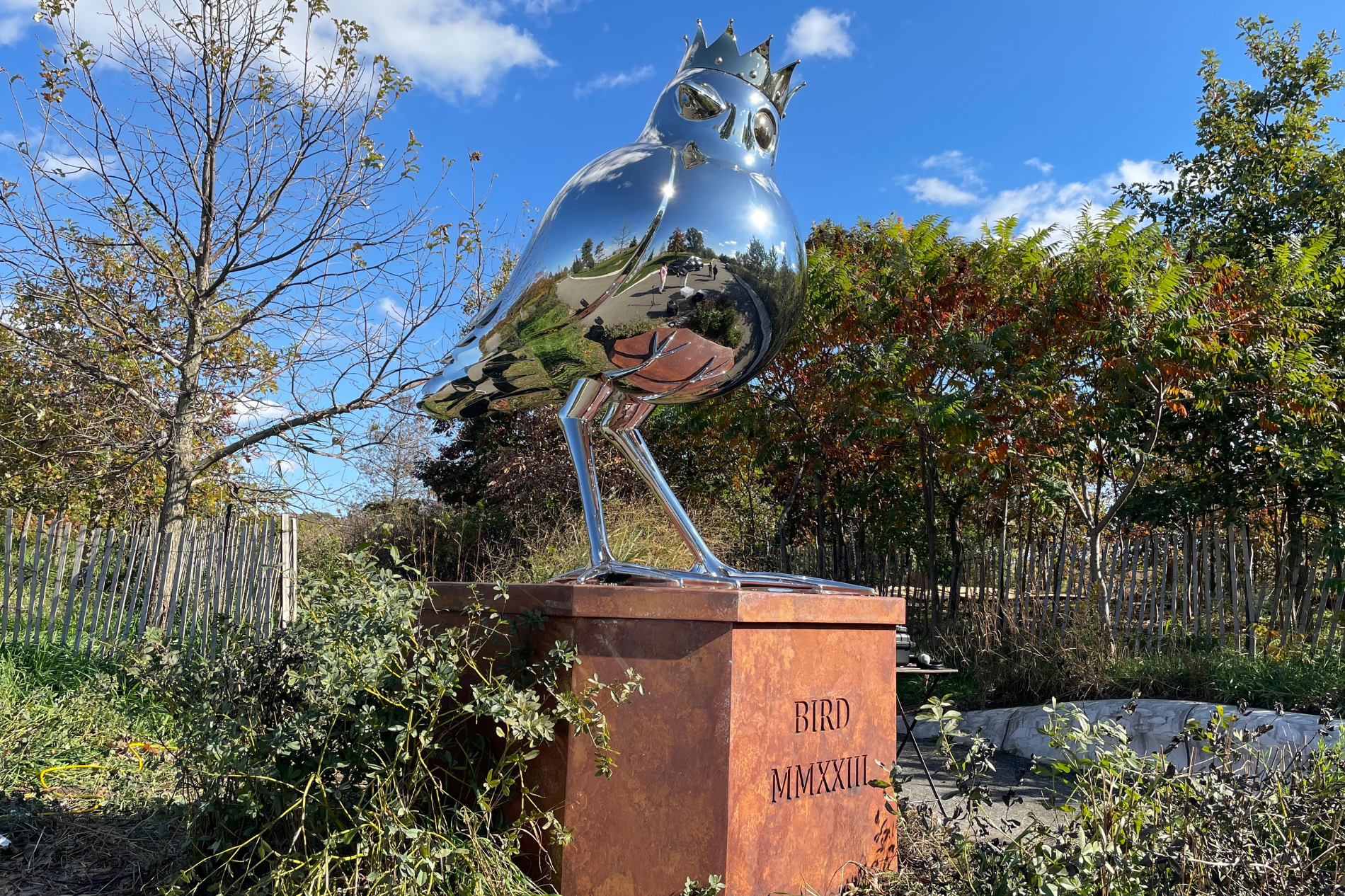 Sheila Berger's BIRD MMXXIII Sculpture Debuts in Hammock Grove ...